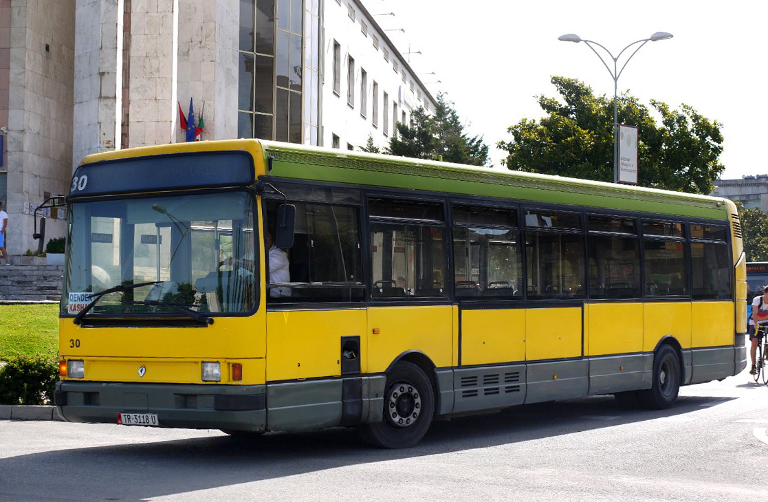 Tirana, Renault R312 # 30 — Photo — BUSPHOTO