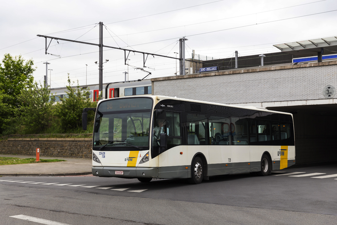Sint-Niklaas, Van Hool New A360 # 221428 — Photo — BUSPHOTO