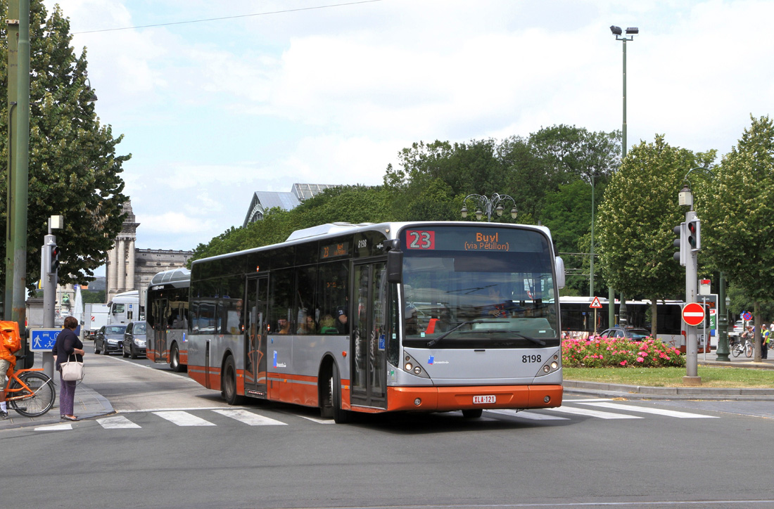 Brussels, Van Hool New A330 # 8198 — Photo — BUSPHOTO
