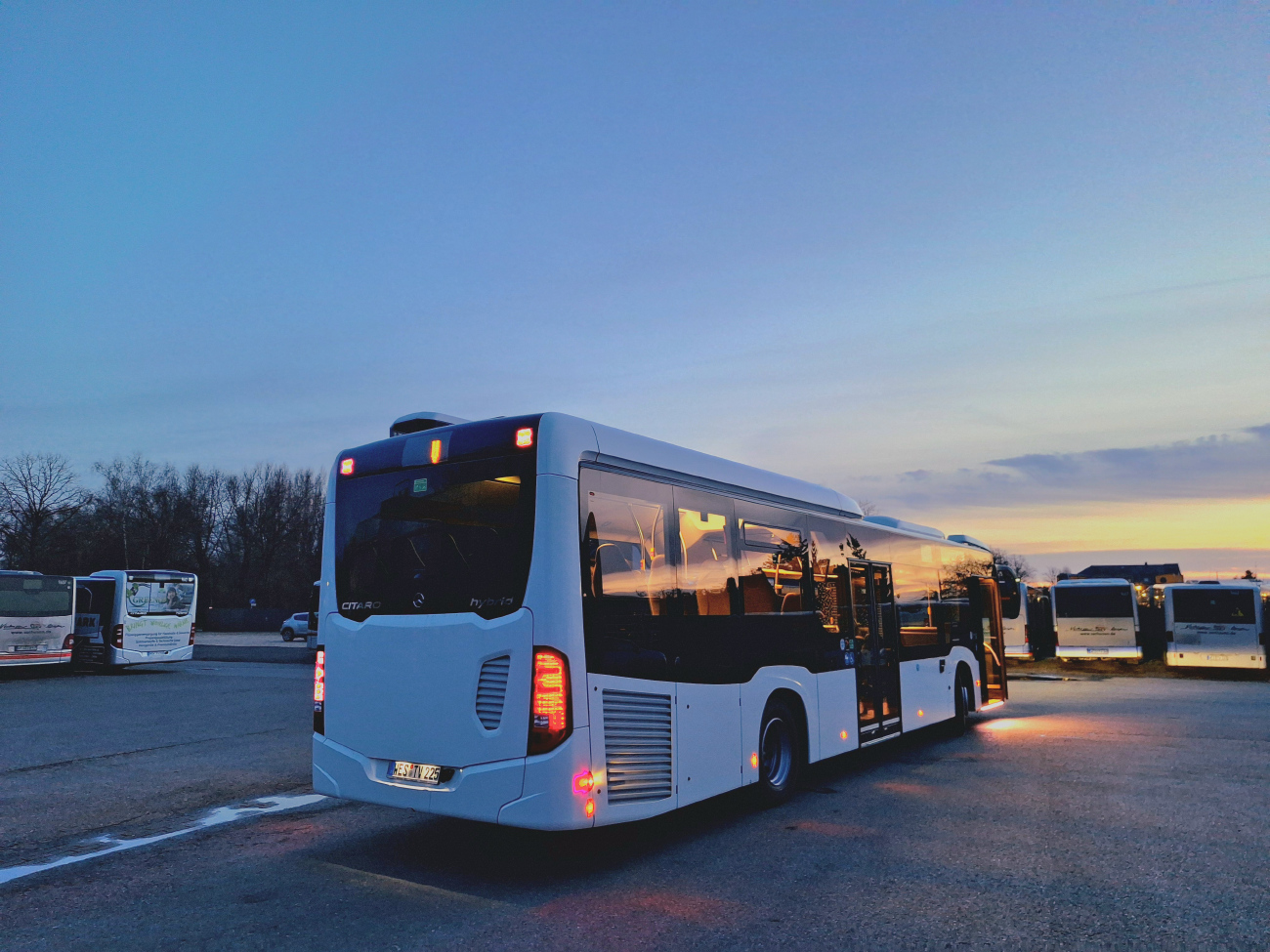 Wesel, Mercedes-Benz Citaro C2 LE Hybrid # WES-TV 225 — Photo — BUSPHOTO