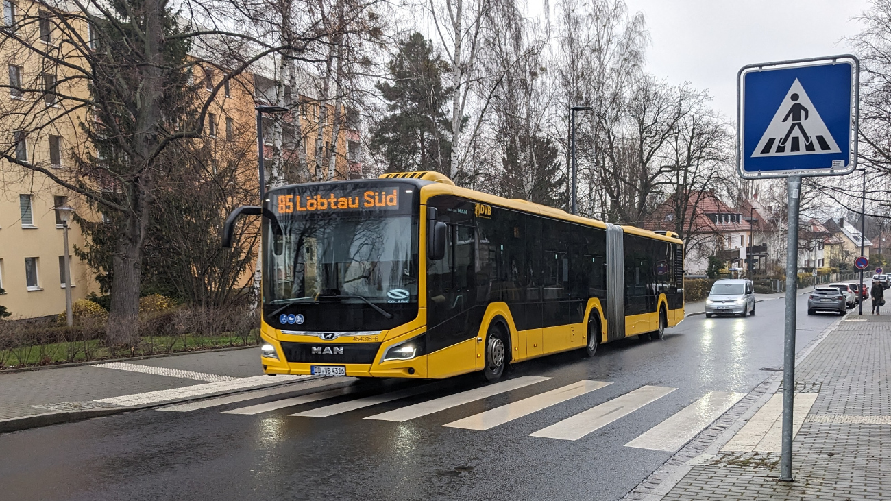 Dresden, MAN 18C Lion's City NG360 EfficientHybrid # 454 316-6 — Photo — BUSPHOTO