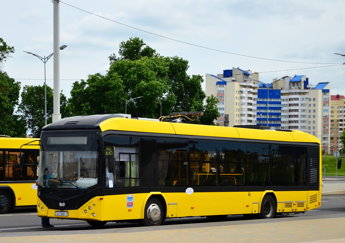 Minsk, BKM Е321 # 4820 — Photo — BUSPHOTO