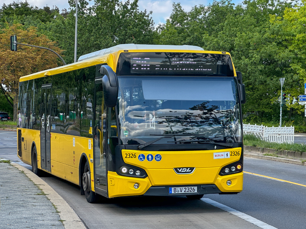 Berlin, VDL Citea LLE-120.255 # 2326 — Photo — BUSPHOTO